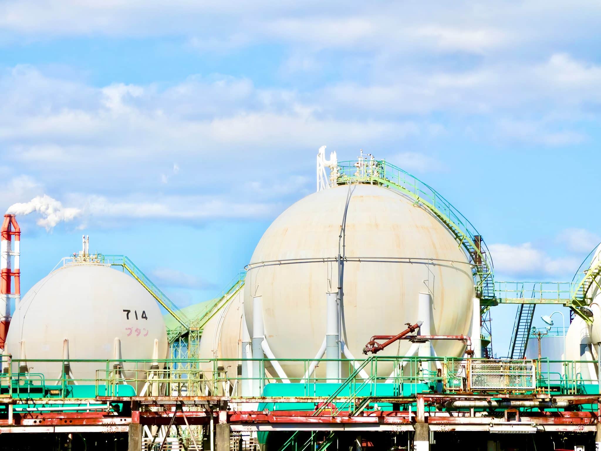 LNG（液化天然ガス）とは？特徴・用途やLPGとの違いまでご紹介！ - accel.